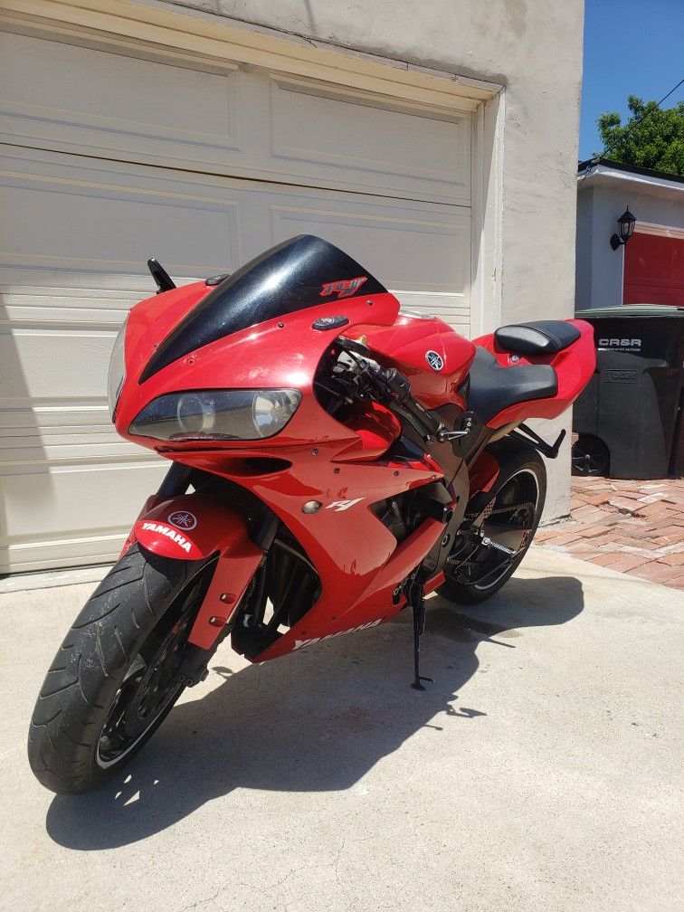 2004 YAMAHA YZF-R1 for Sale in La Habra Heights, CA - OfferUp