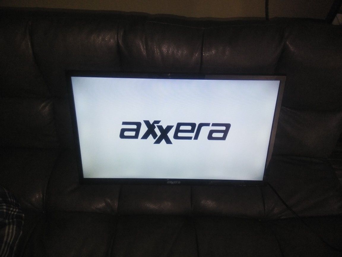 Axxera 32 inch tv for Sale in Spring, TX - OfferUp
