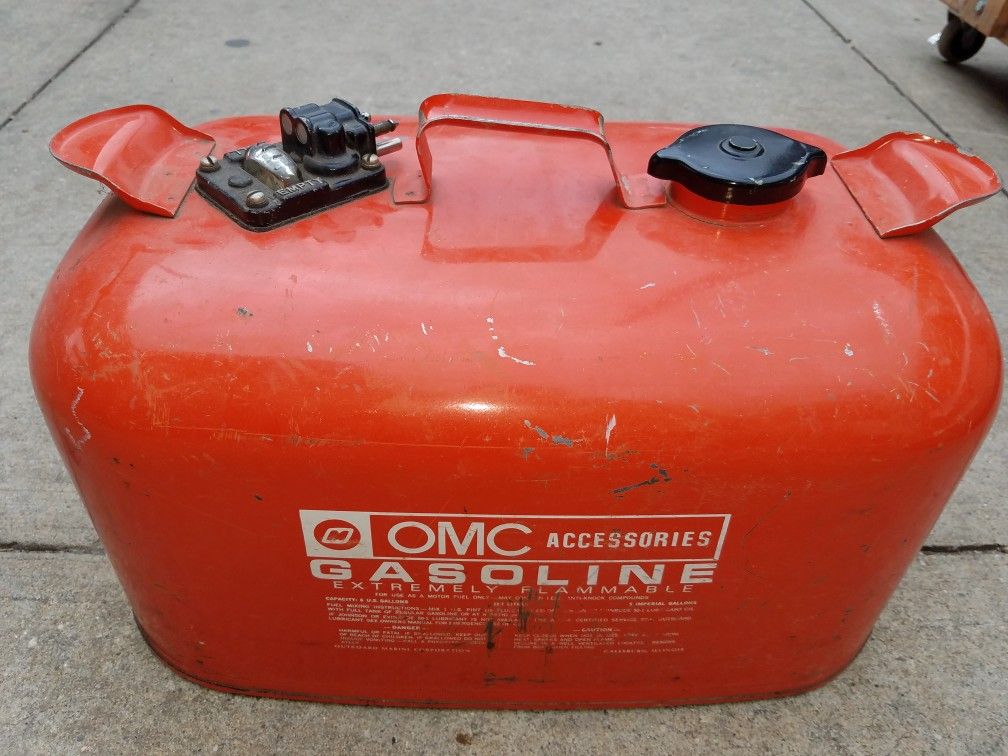 6 GALLON OMC METAL BOAT GAS TANK for Sale in Houston, TX - OfferUp