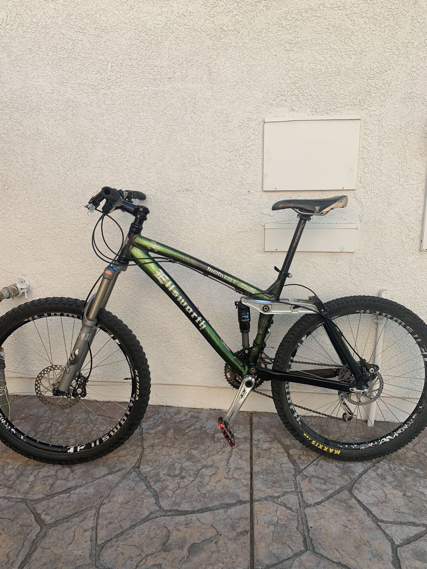 Ellsworth Moment Mountain Bike for Sale in Escondido, CA - OfferUp