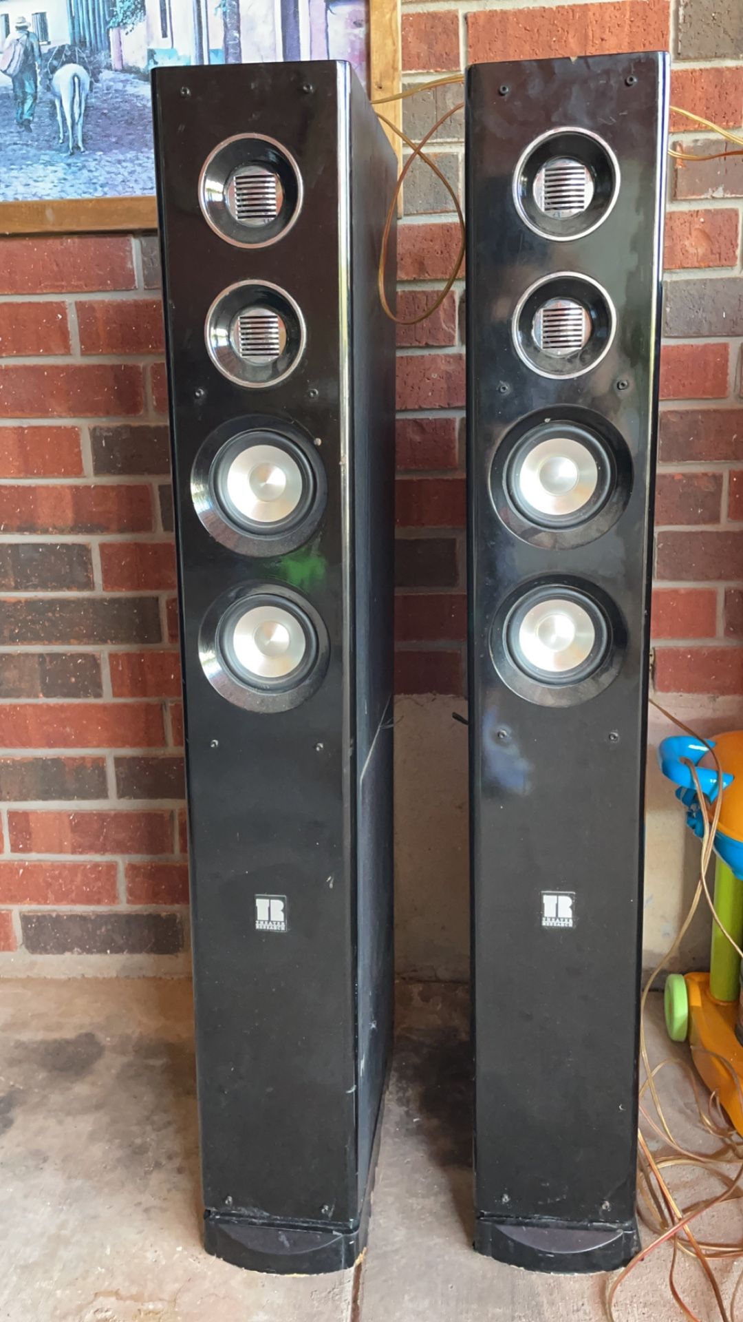 Tower Speakers for Sale in San Antonio, TX - OfferUp