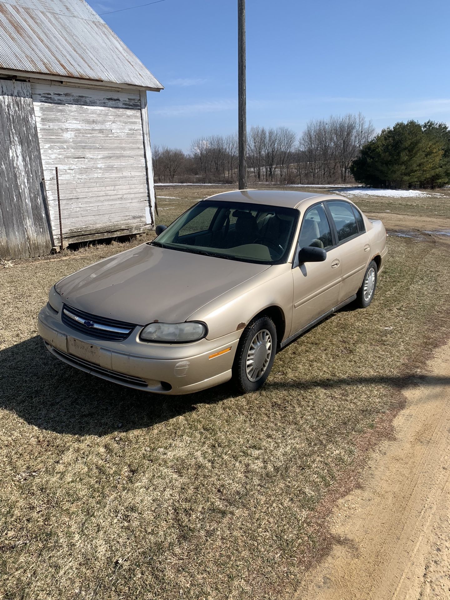 2005 Chevrolet Classic for Sale in Freeport, IL - OfferUp