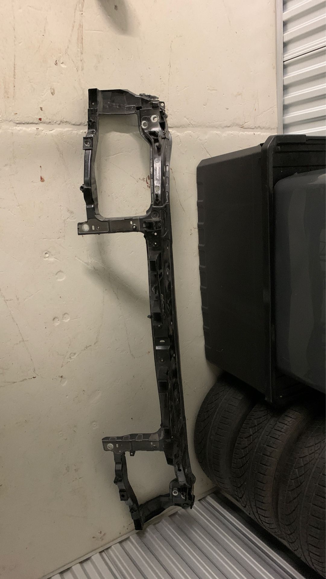 2019 Dodge Charger Scat Pack Radiator Support for Sale in Chicago, IL ...