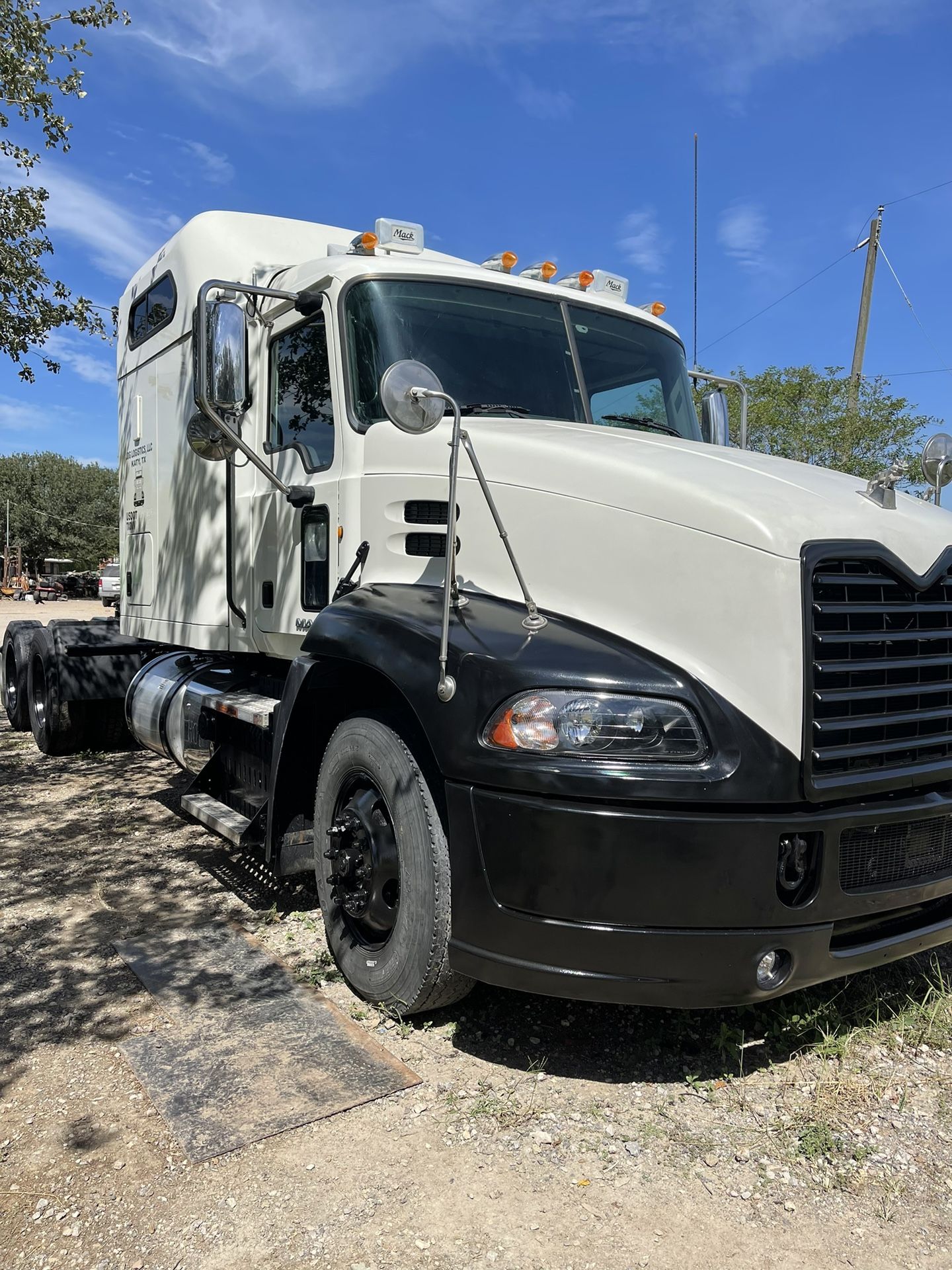 2015 MACK PINNACLE CXU613 for Sale in Houston, TX - OfferUp