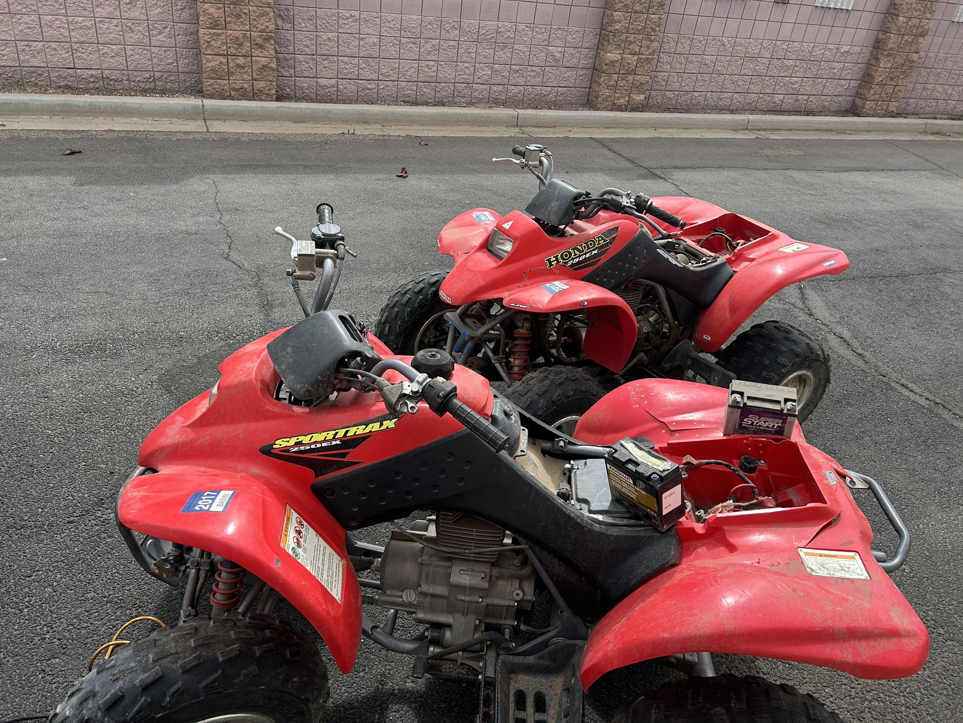 2 Honda 250ex for Sale in Avondale, AZ - OfferUp
