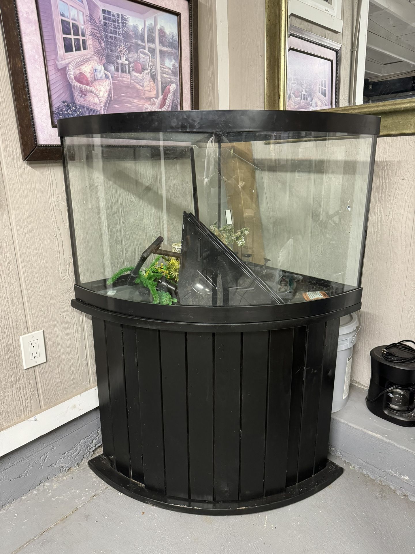 Corner Fish Tank for Sale in Lincoln Acres, CA - OfferUp