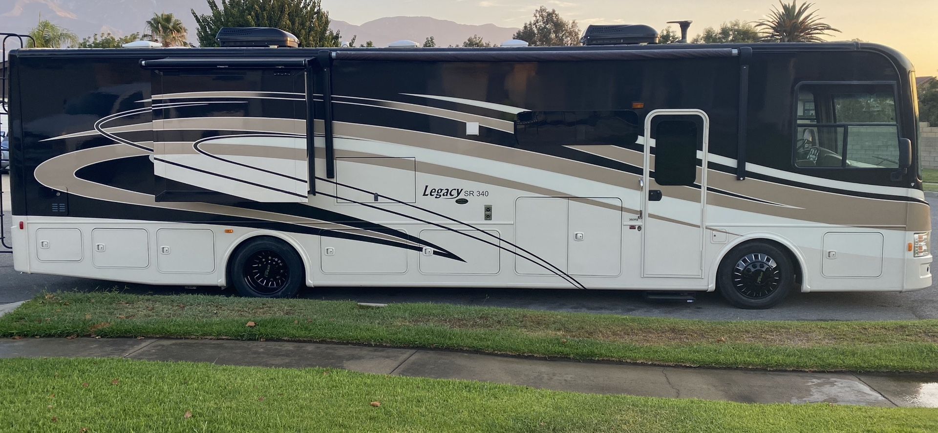 Diesel Pusher RV Class A Motorhome Low Miles for Sale in Rancho ...