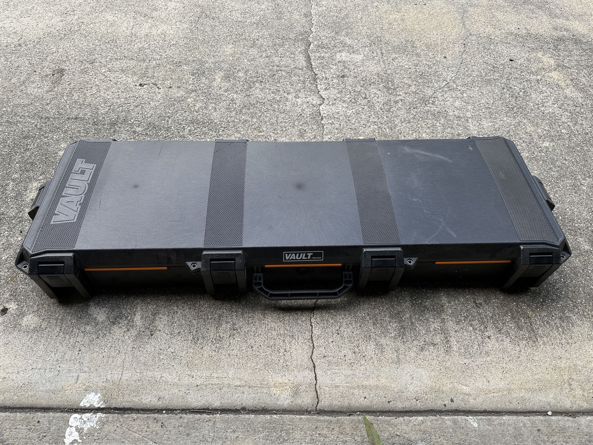 Pelican V800 Vault Equipment Case w/ Wheels for Sale in Los Angeles, CA ...