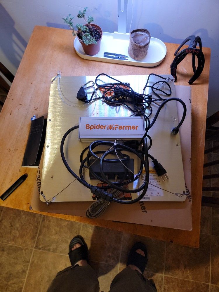 Spider Farmer Grow Light sf-2000 for Sale in Farmville, VA - OfferUp
