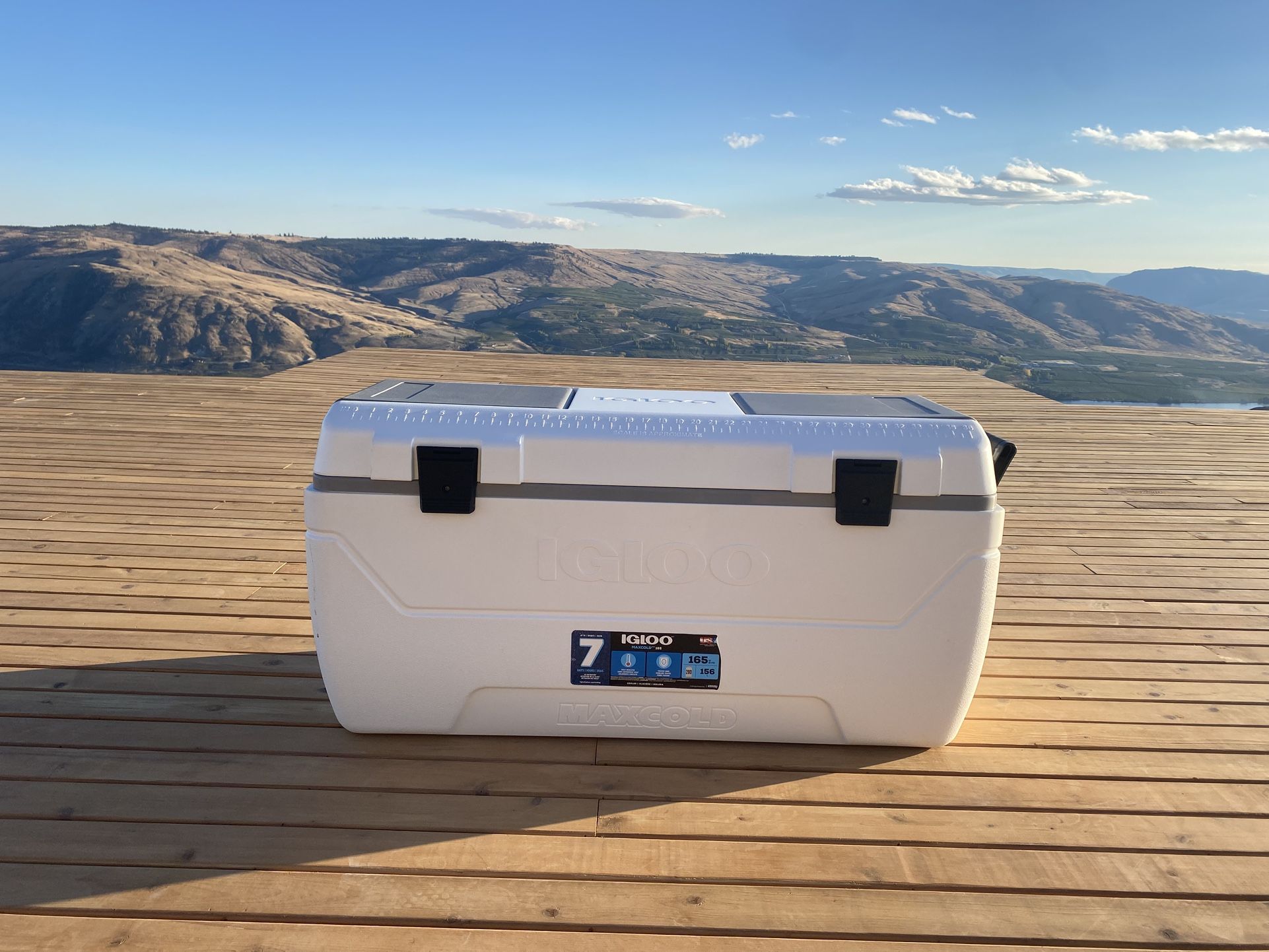 Igloo Max Cooler 165 Quart for Sale in Sumner, WA - OfferUp
