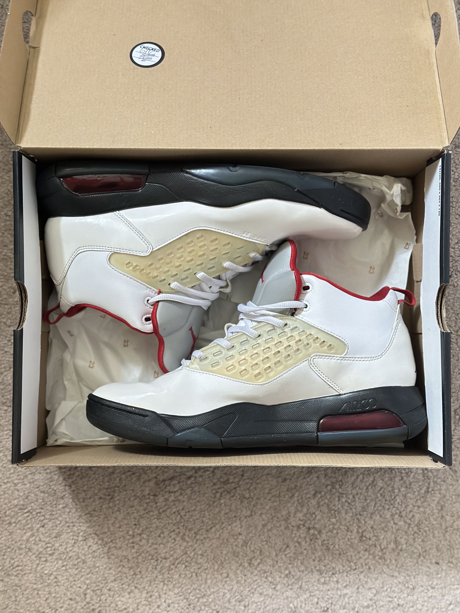 Jordan Maxim 200 Size 11 for Sale in San Diego, CA - OfferUp