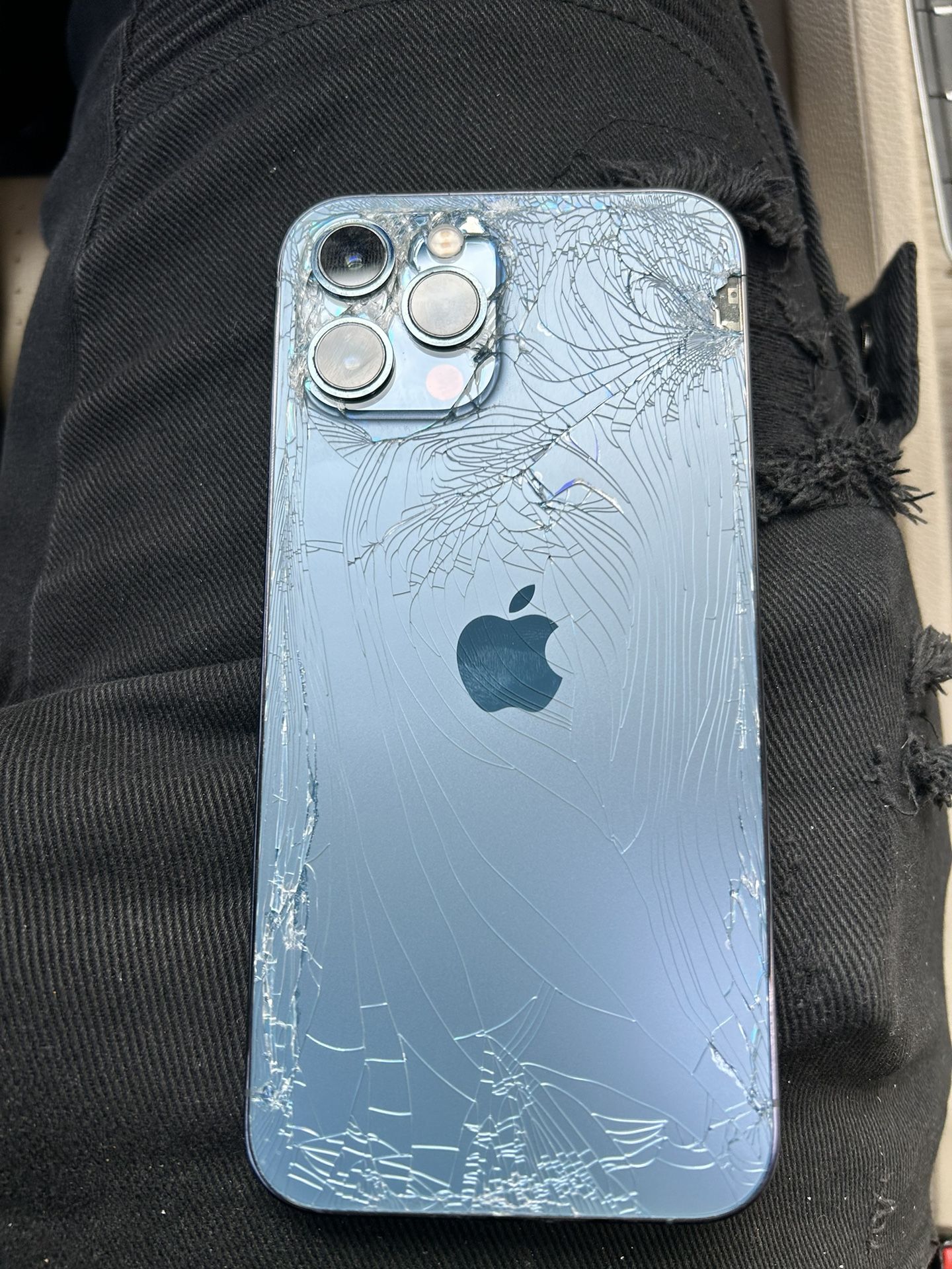 CRACKED IPHONE 12 PRO MAX for Sale in Los Angeles, CA - OfferUp