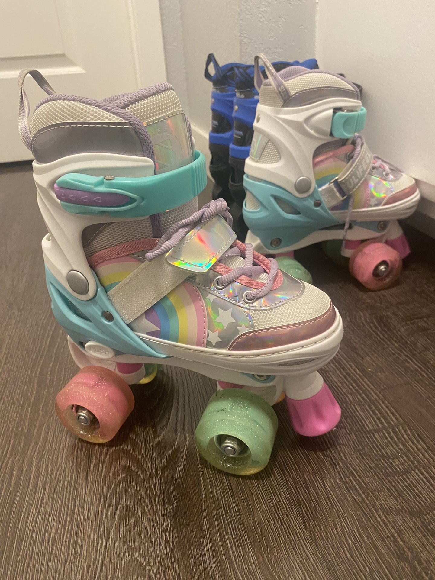 Girls Roller Skates for Sale in Glendale, CA - OfferUp