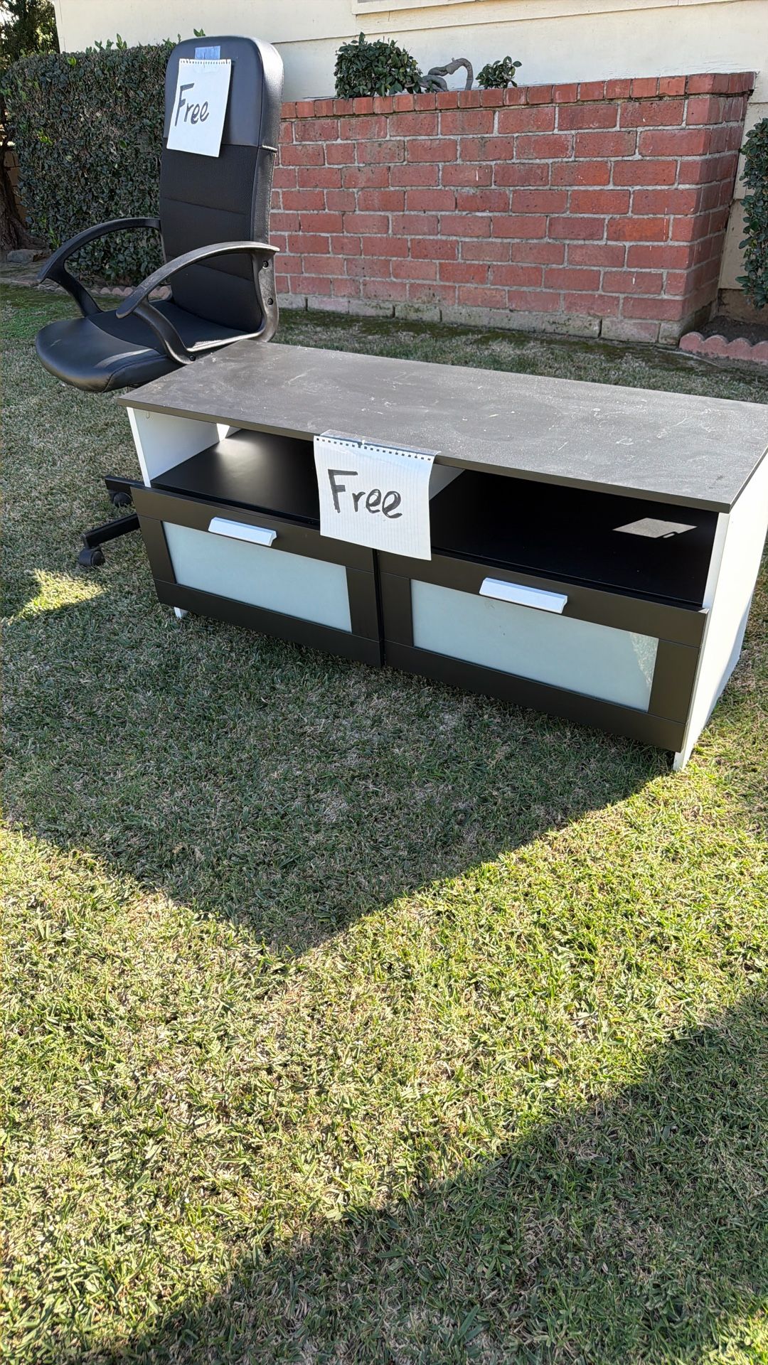 Free - Must Pick Up Today 1/31 for Sale in Monterey Park, CA - OfferUp