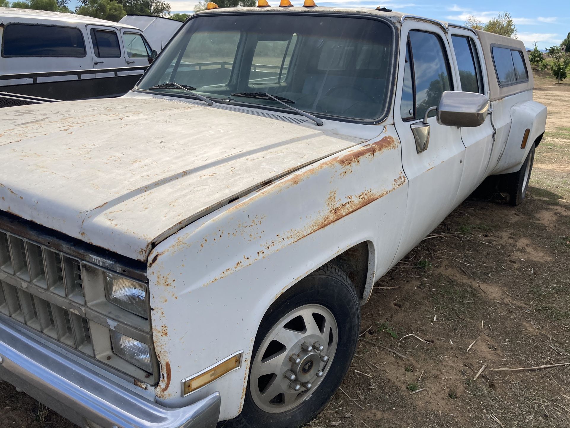 80’s 3+3 Dually 4 Door Long Bed for Sale in Riverside, CA - OfferUp