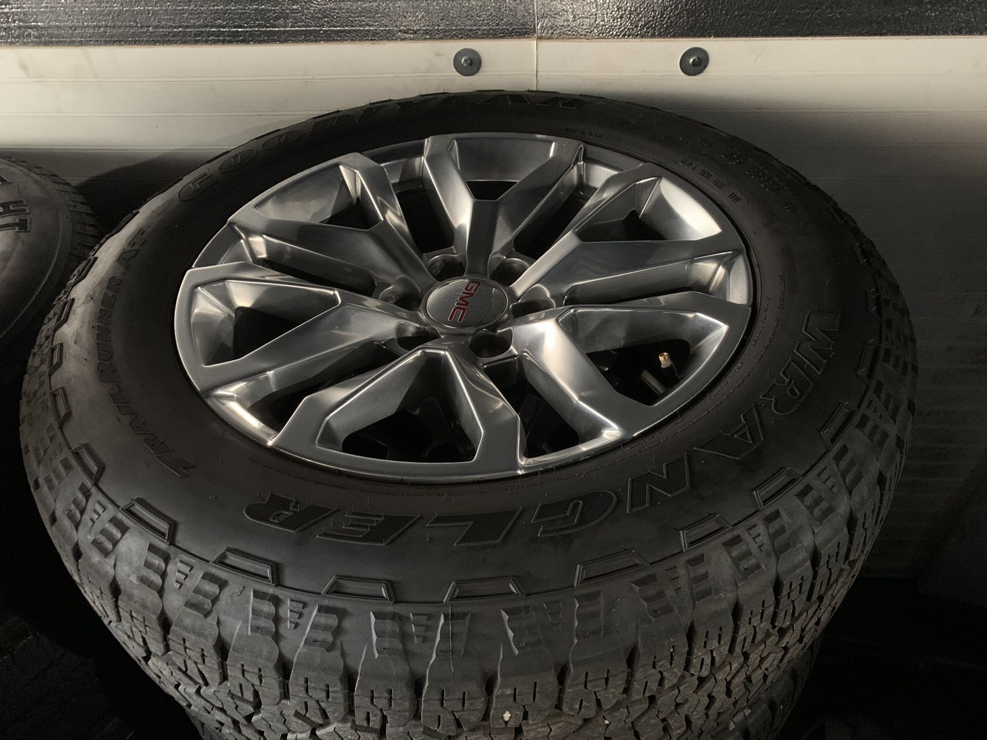 2020 GMC Sierra SLT 20 inch 6 lug rims and tires for Sale in Phoenix ...