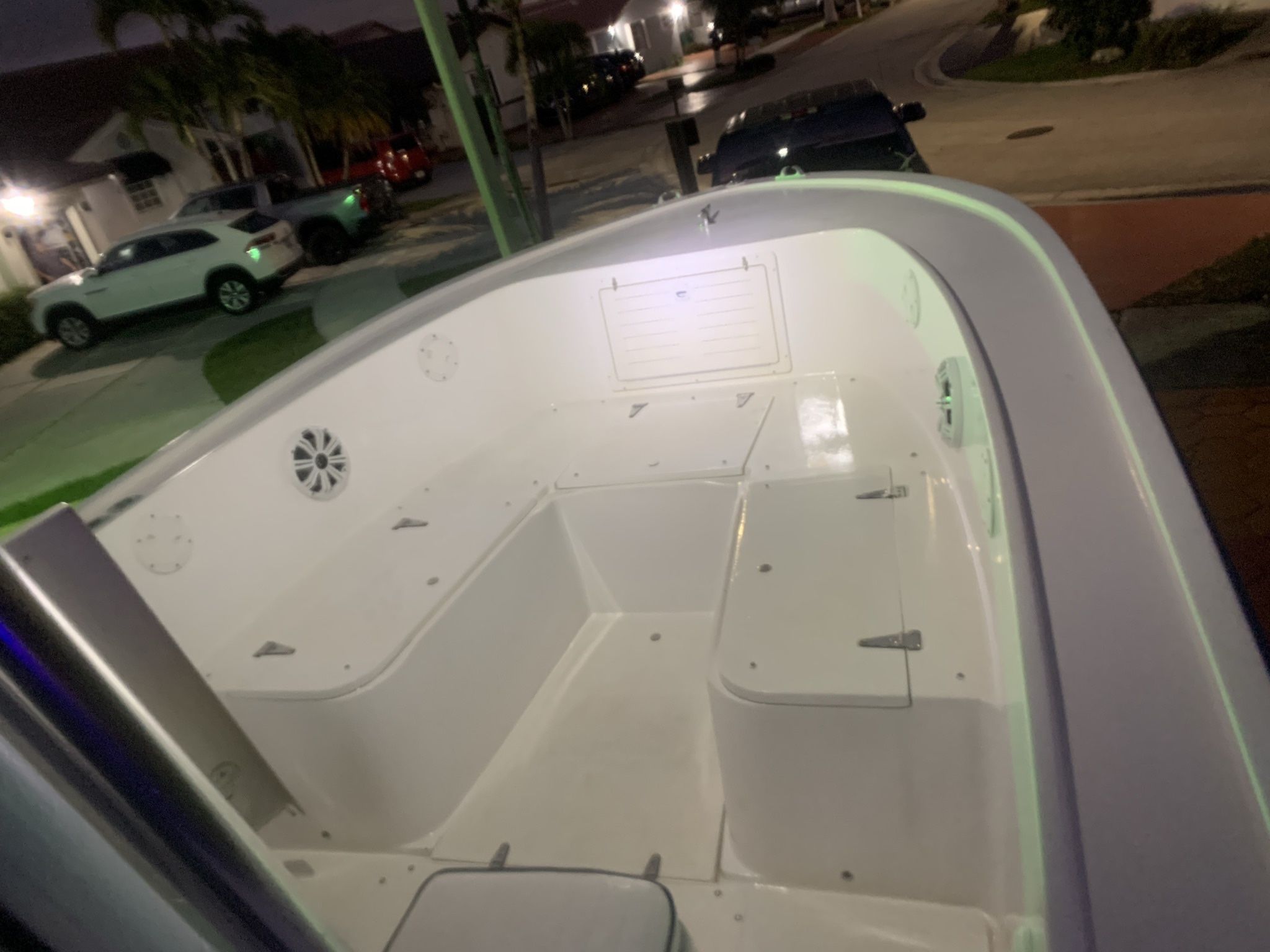 Mako 26ft Boat for Sale in Miami, FL - OfferUp
