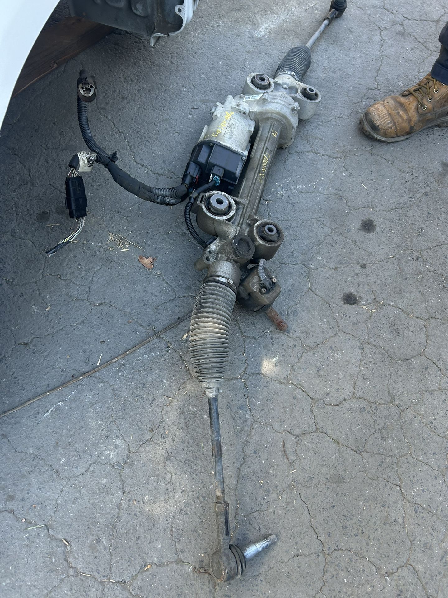 2017 Chevy Colorado 2wd Rack Pinion $500 for Sale in San Bernardino, CA ...
