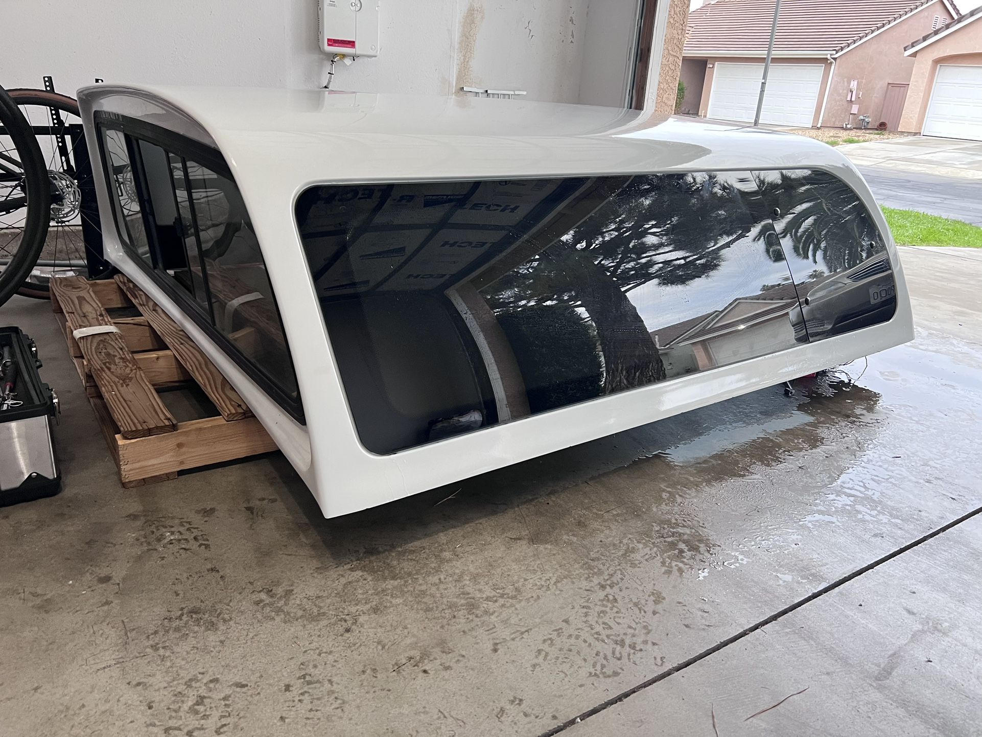 White Camper Shell Snugtop for Sale in Hemet, CA - OfferUp