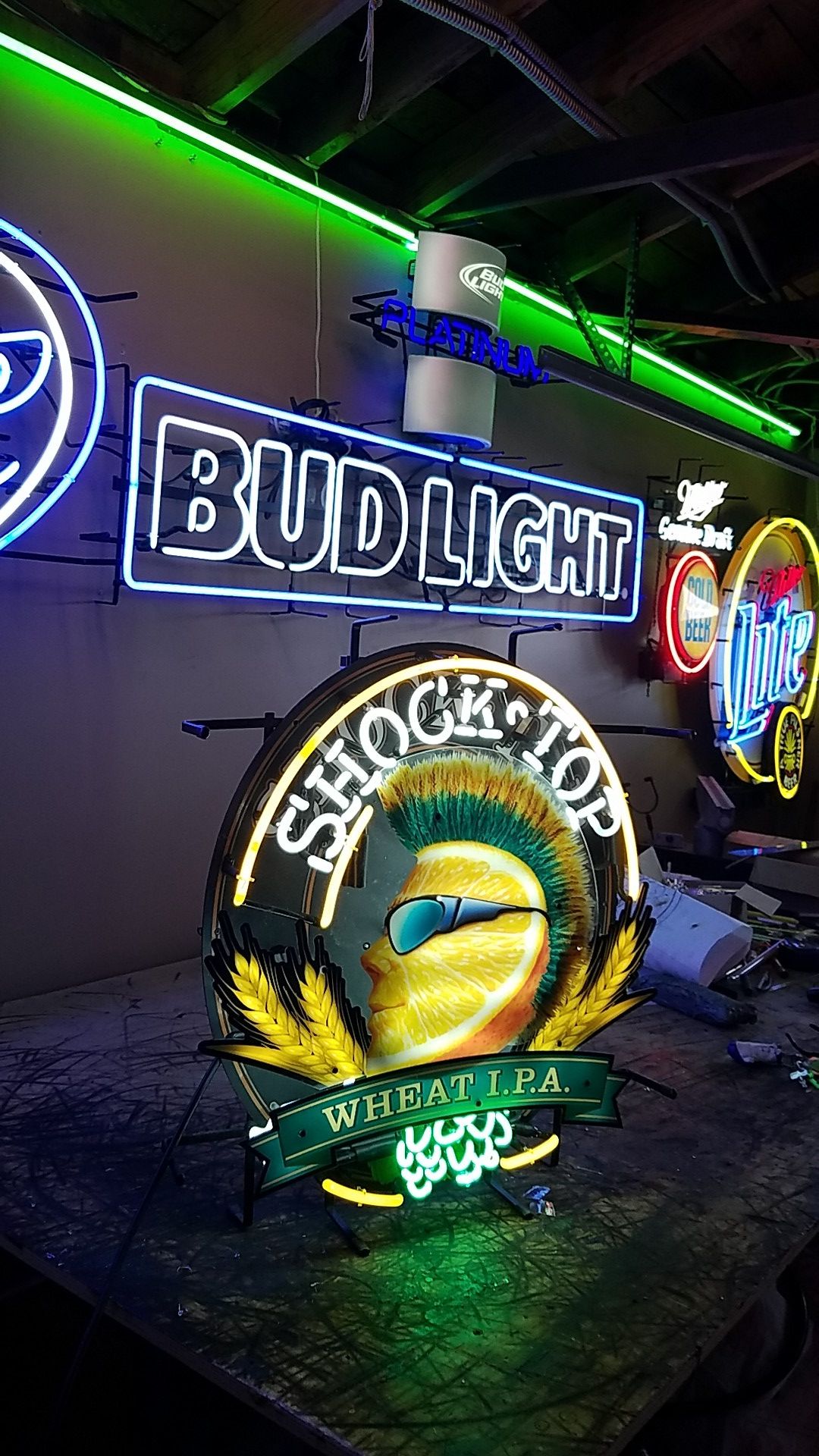 "RARE" SHOCK TOP BEER NEON SIGN LIGHT for Sale in Whittier, CA - OfferUp