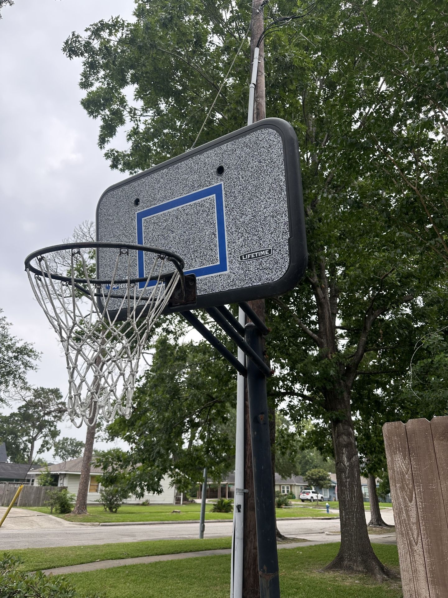Basketball hoop for Sale in Houston, TX - OfferUp