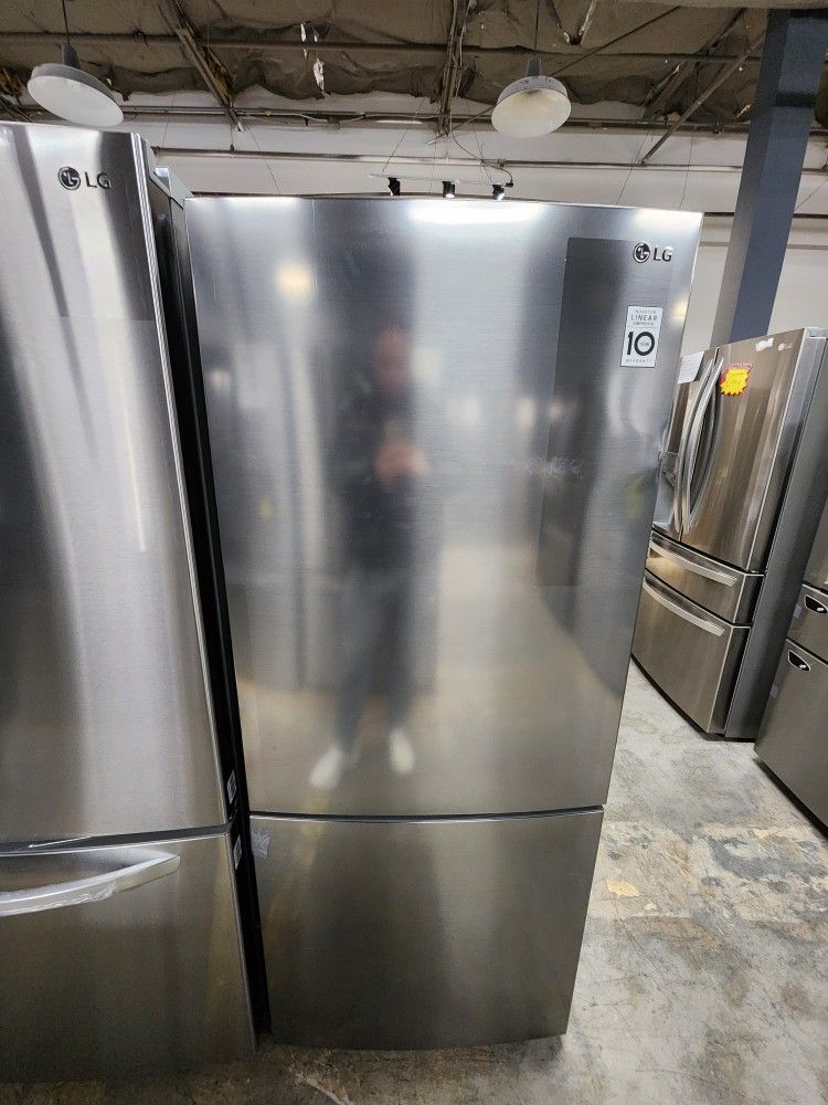 LG Refrigerator for Sale in Seattle, WA - OfferUp