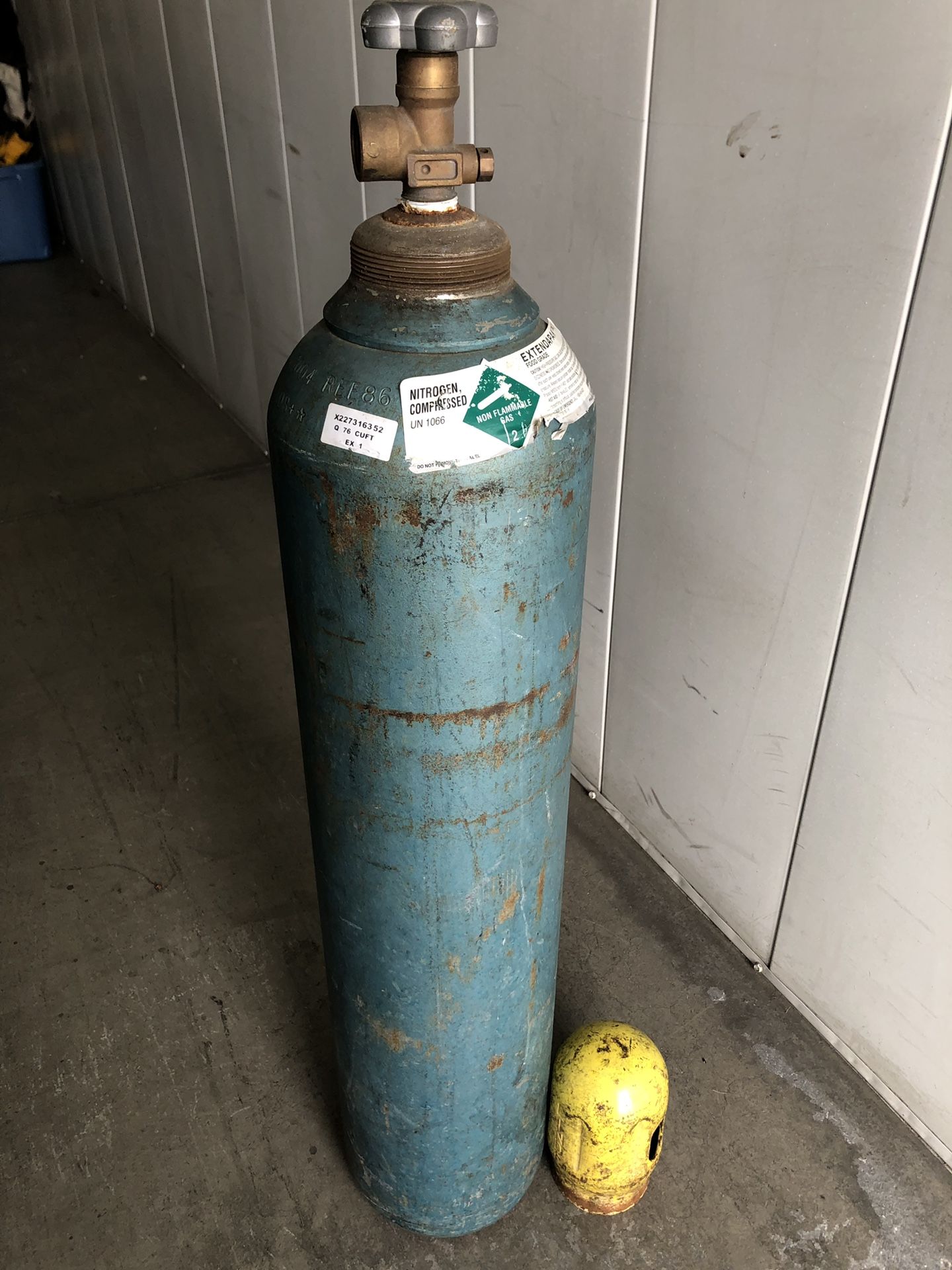 Nitrogen compressed tank with cap for Sale in Los Angeles, CA - OfferUp