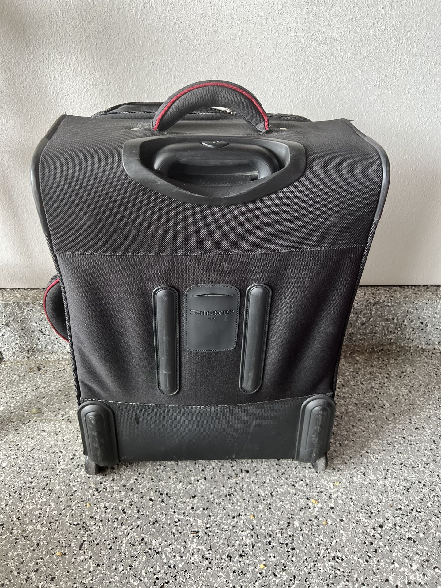 Samsonite Suitcase (Two wheels) for Sale in Yorba Linda, CA - OfferUp
