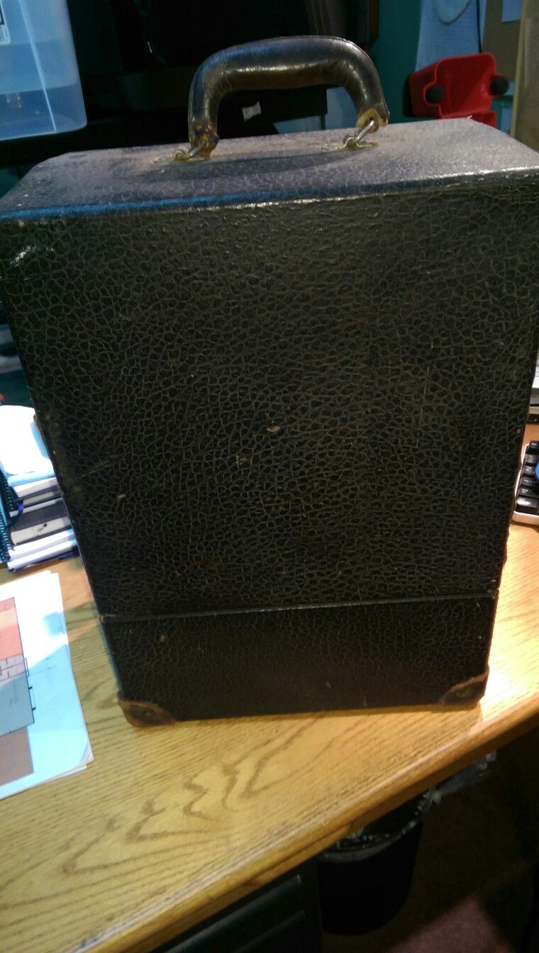 Vintage Victor Cine Projector Model 3 for Sale in Arlington, WA - OfferUp