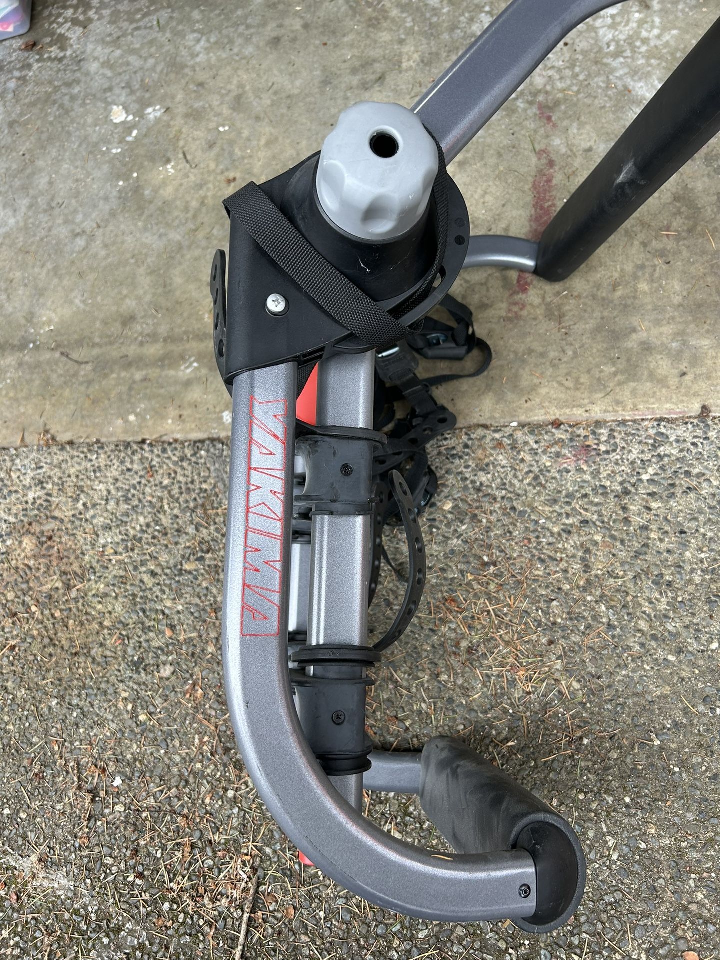 Yakima Trunk Bike Rack for Sale in Bothell, WA - OfferUp