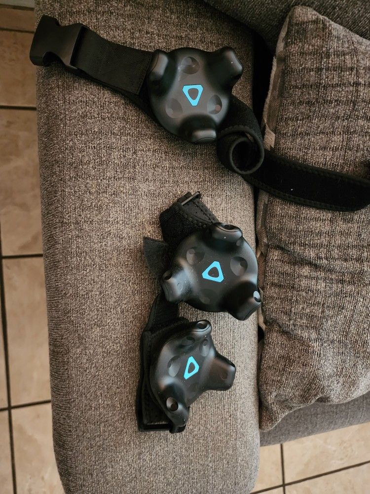 VR HTC 2.0 Trackers / Base Stations (OBO) for Sale in Avondale, AZ ...