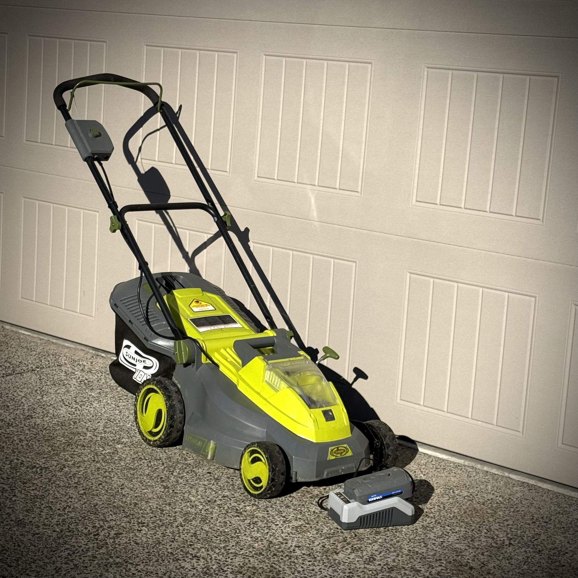 Sun Joe Brushless Cordless Lawn Mower 40v 16inch for Sale in Gresham ...