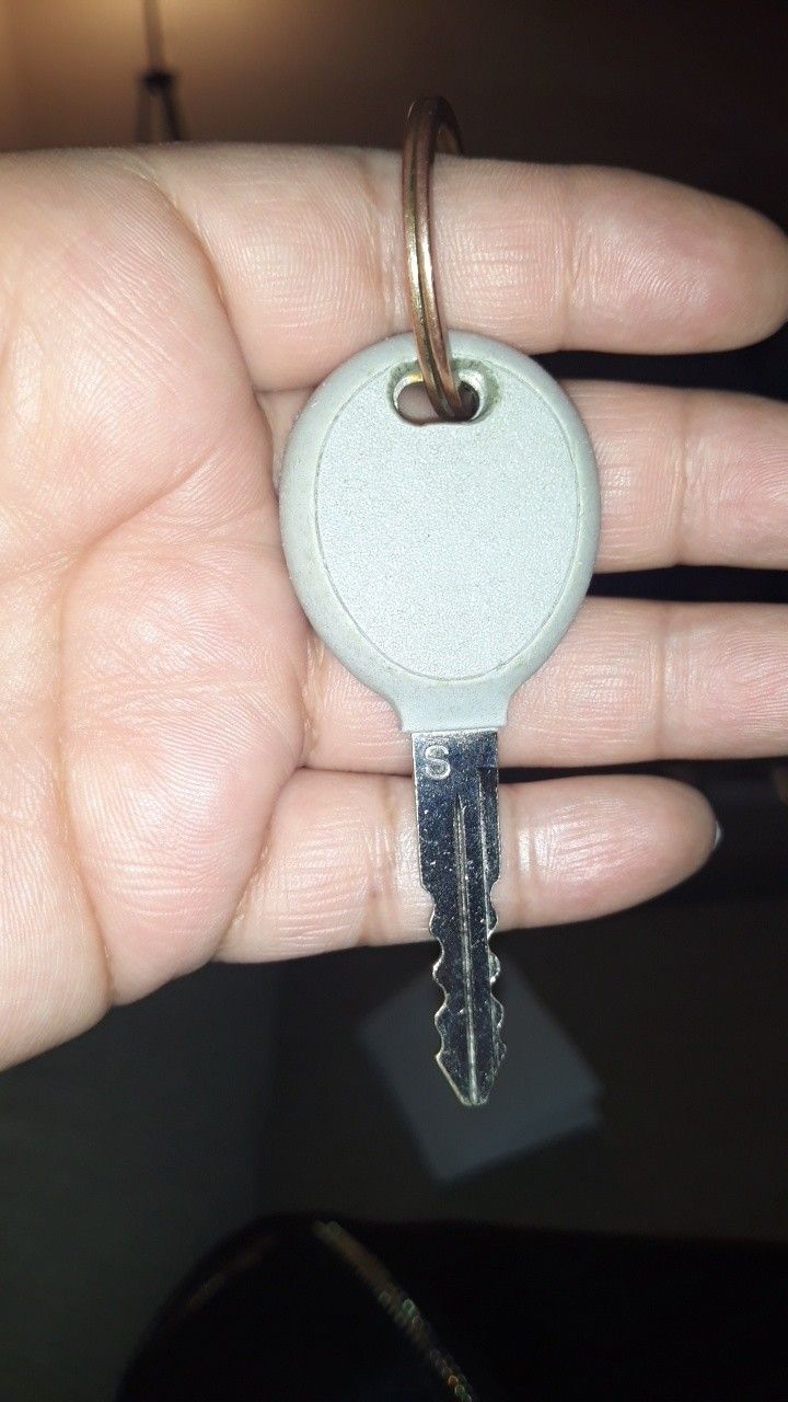 Dodge magnum key 06 . Upgraded my car still have spare key[regular cost ...