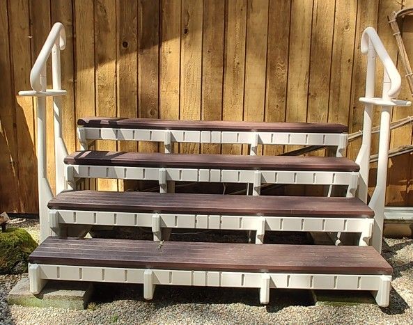 Sturdy Plastic Steps for Sale in Tumwater, WA - OfferUp