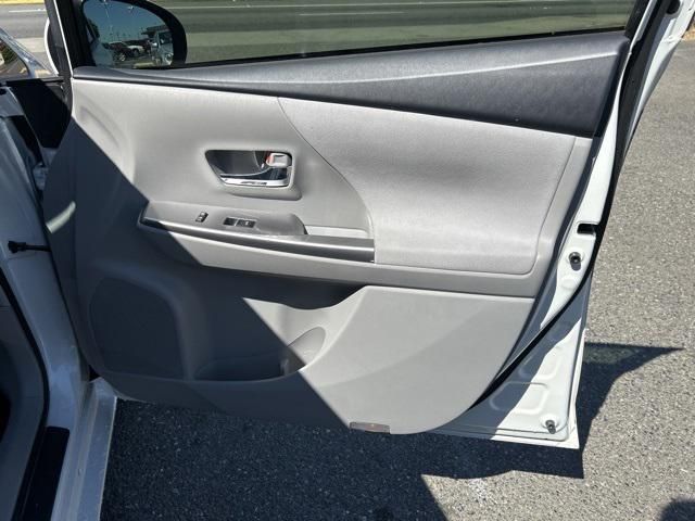 2015 Toyota Prius v for Sale in Seattle, WA - OfferUp