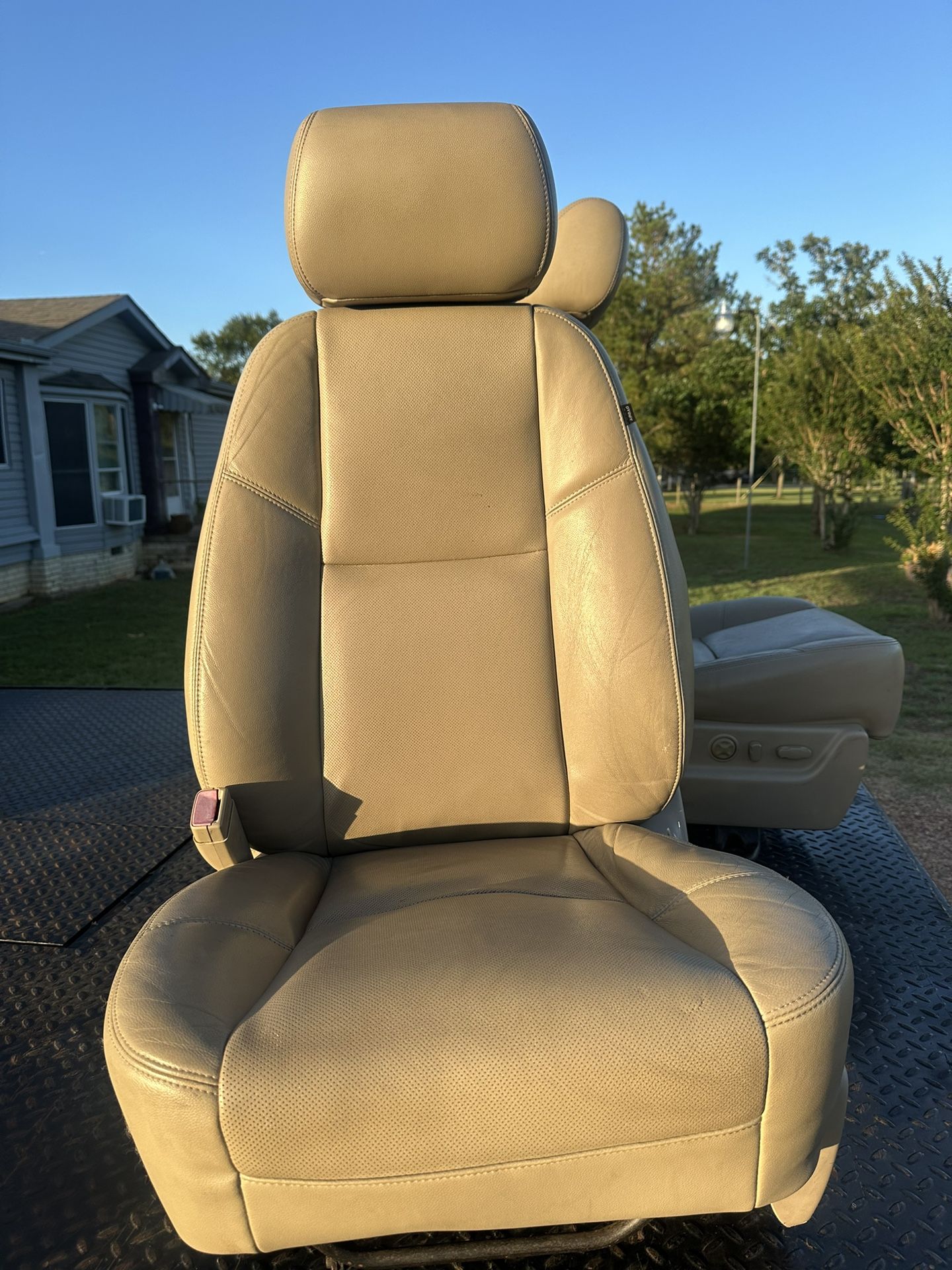 Chevy Tahoe Seats for Sale in Hempstead, TX - OfferUp