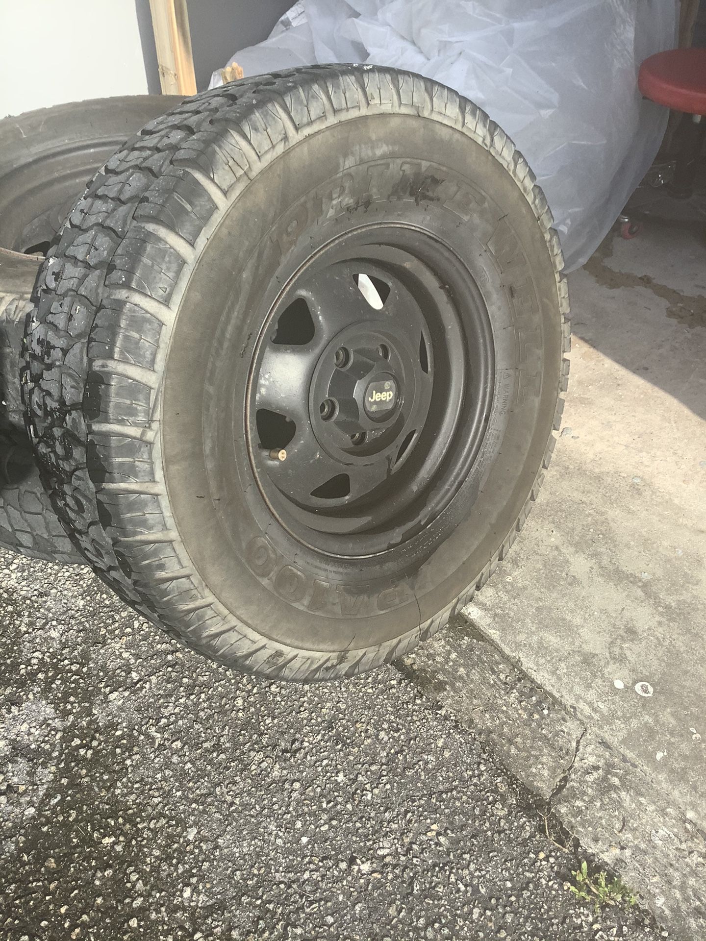 Jeep tires/ 31 inch/ 31x10.5r15 for Sale in Miami, FL - OfferUp
