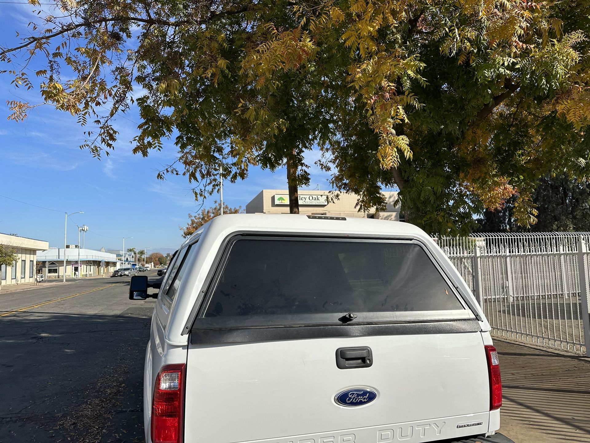 Truck Camper Shell Ford F250 F-250 6.5’ Bed for Sale in Tulare, CA ...