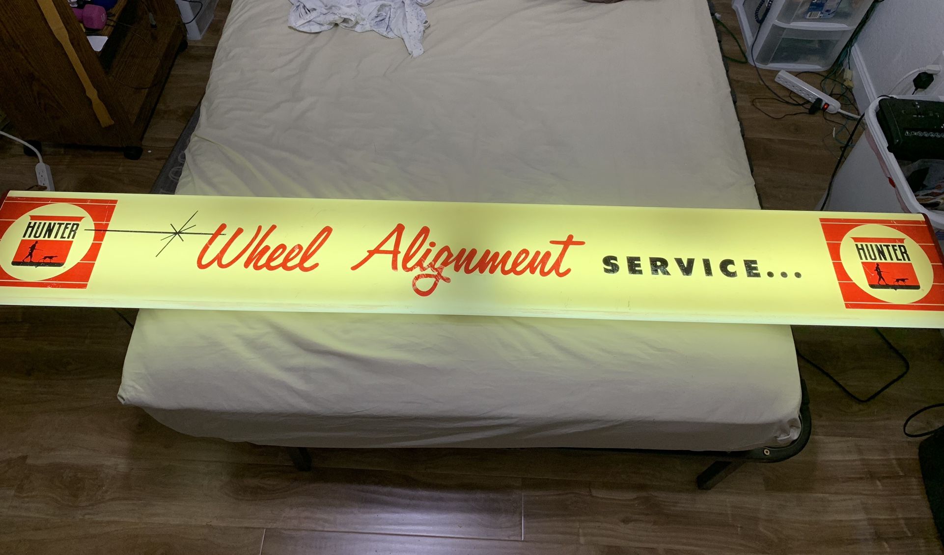 Hunter Wheel Alignment Sign for Sale in Buena Park, CA - OfferUp