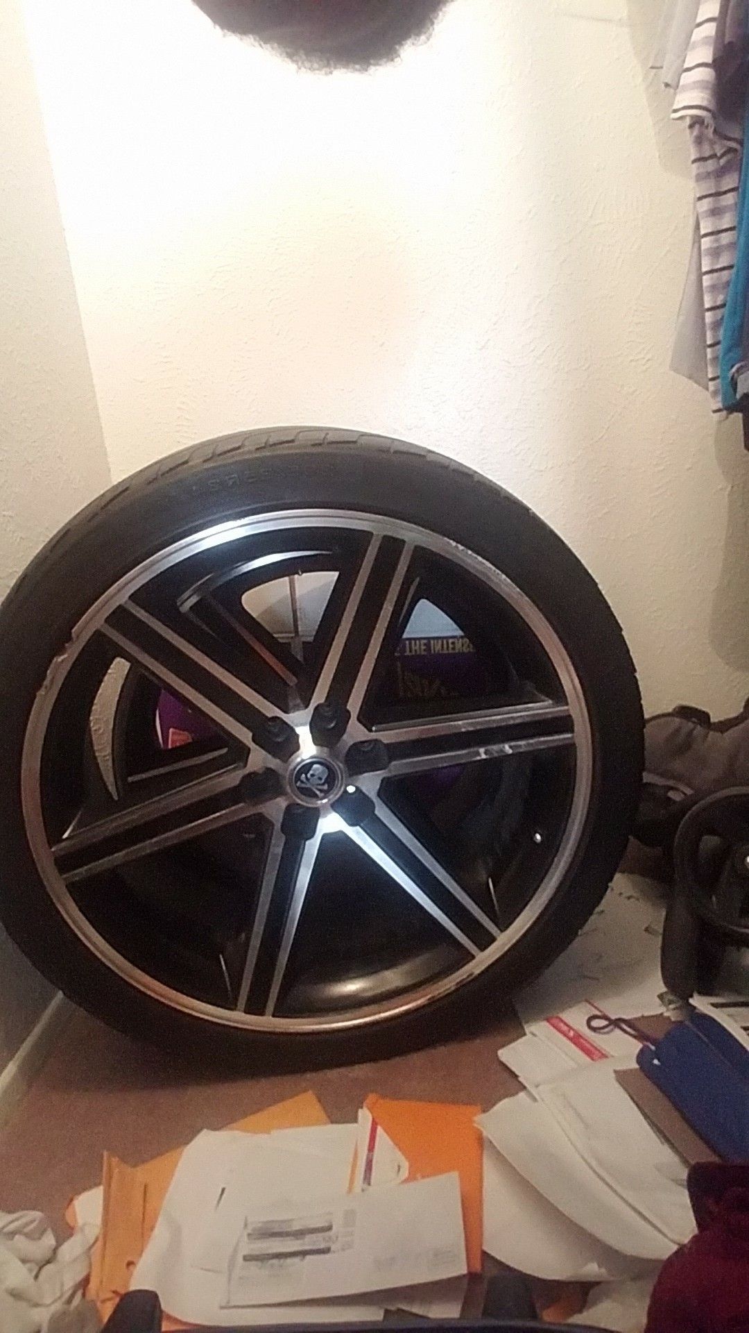 24 inch rims 6 lug hole for Sale in Fort Worth, TX - OfferUp