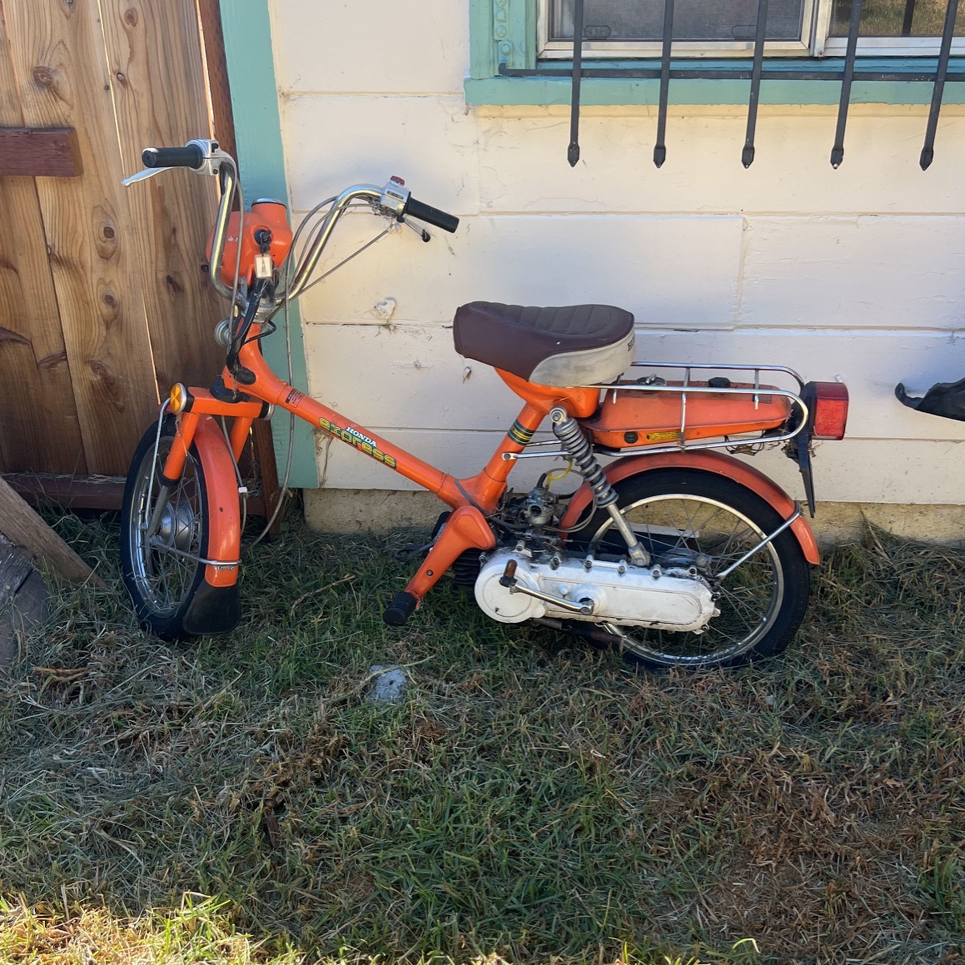 Honda Express Scooter for Sale in Hilltop Mall, CA - OfferUp