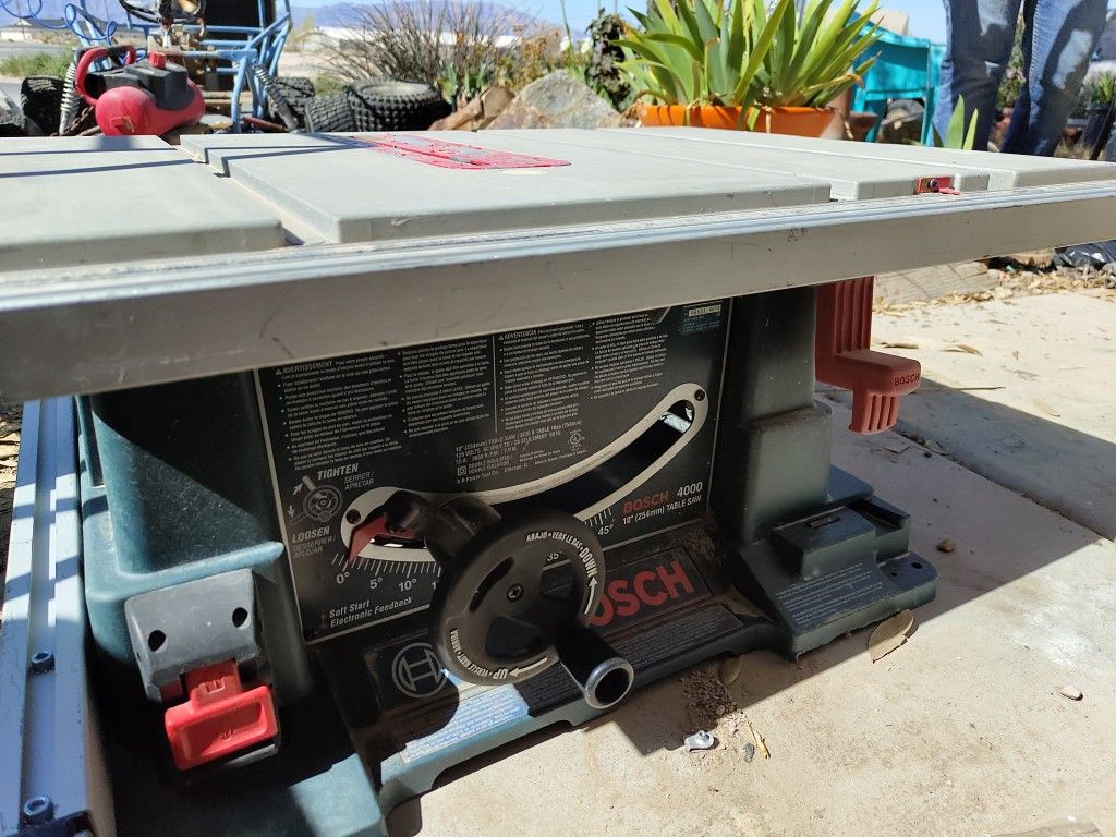 Bosch Table Saw!!! for Sale in Pahrump, NV - OfferUp