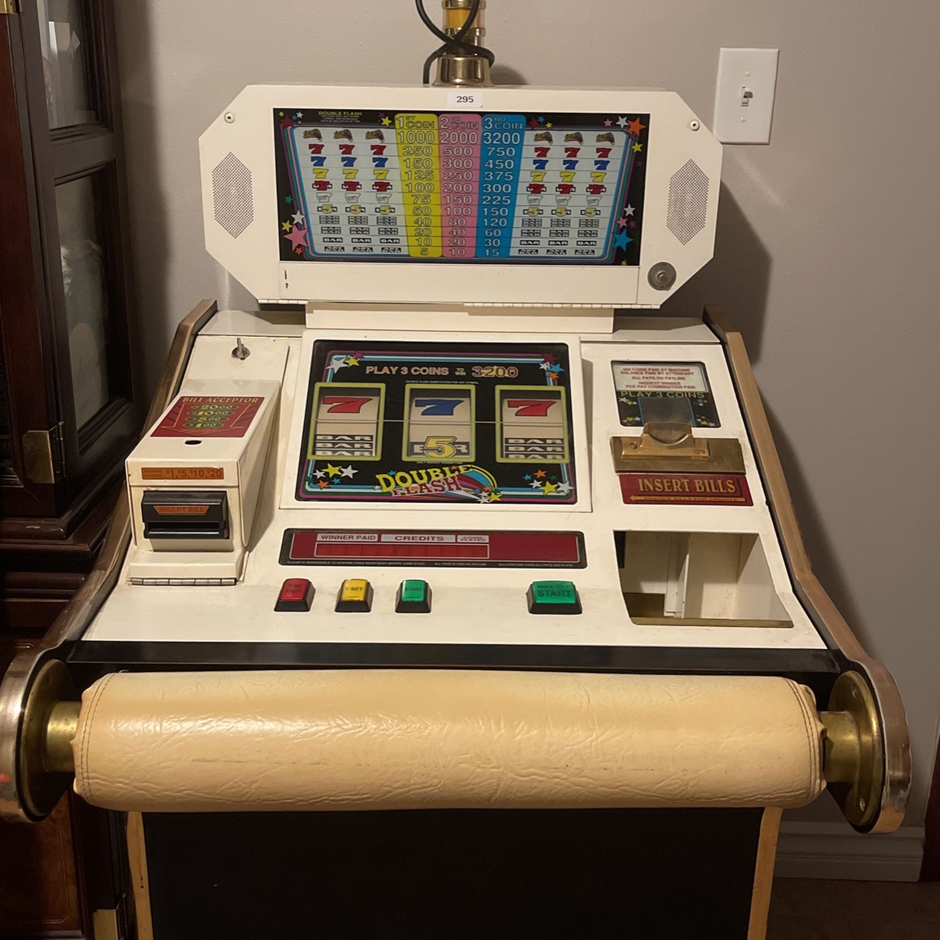 Vintage Double Flash Sit Down Slot Machine for Sale in Hesperia, CA ...