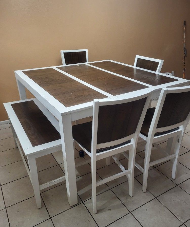 Dining Table.. Mesa Comedor for Sale in Grand Terrace, CA - OfferUp