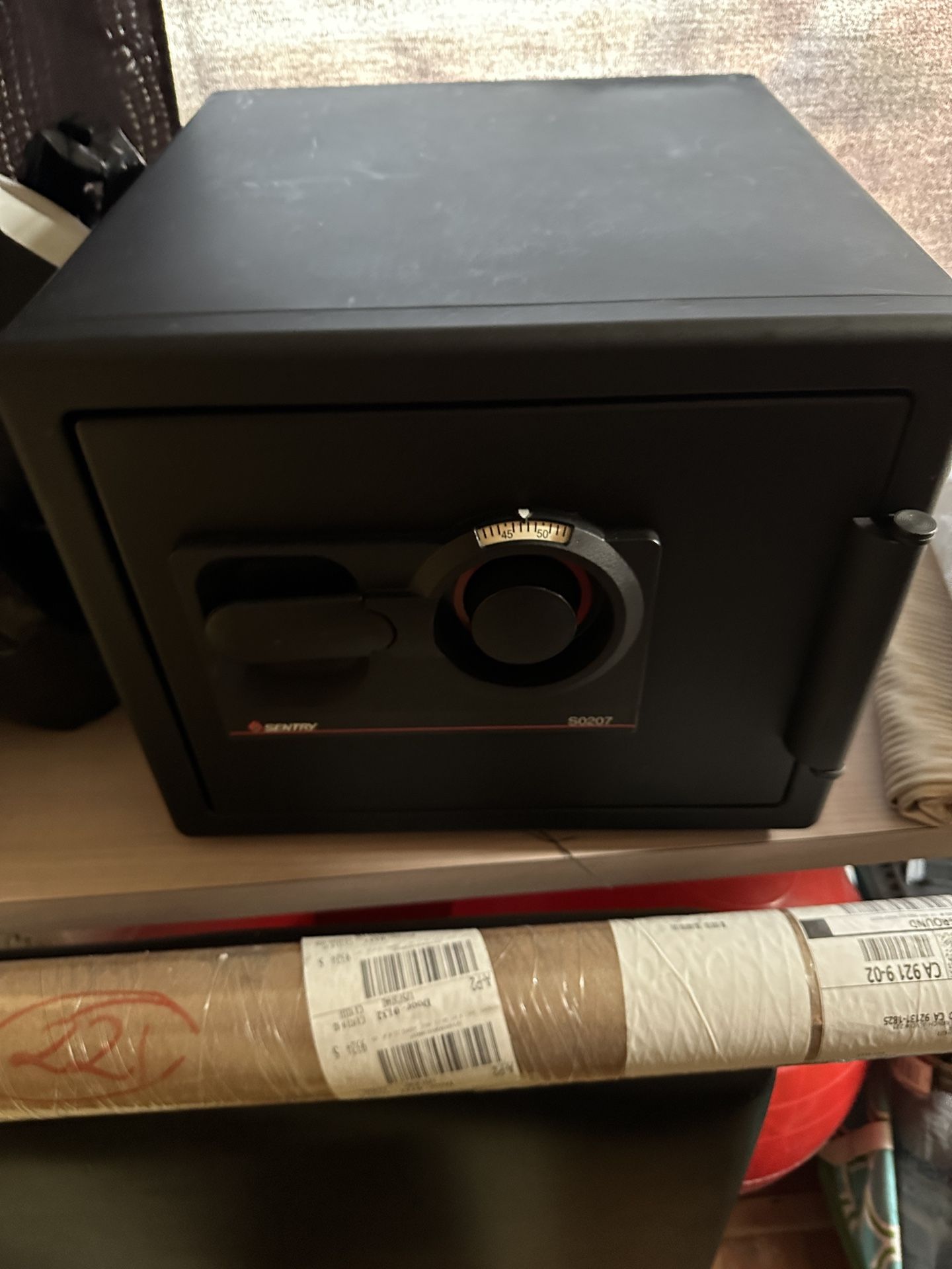 Sentry Fire Safe Model 0207 for Sale in San Diego, CA - OfferUp