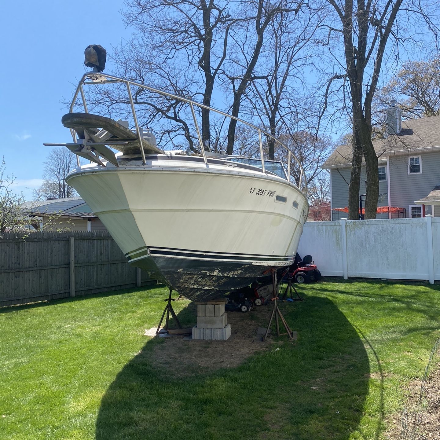 1979 sea ray 330 weekender for Sale in Copiague, NY - OfferUp