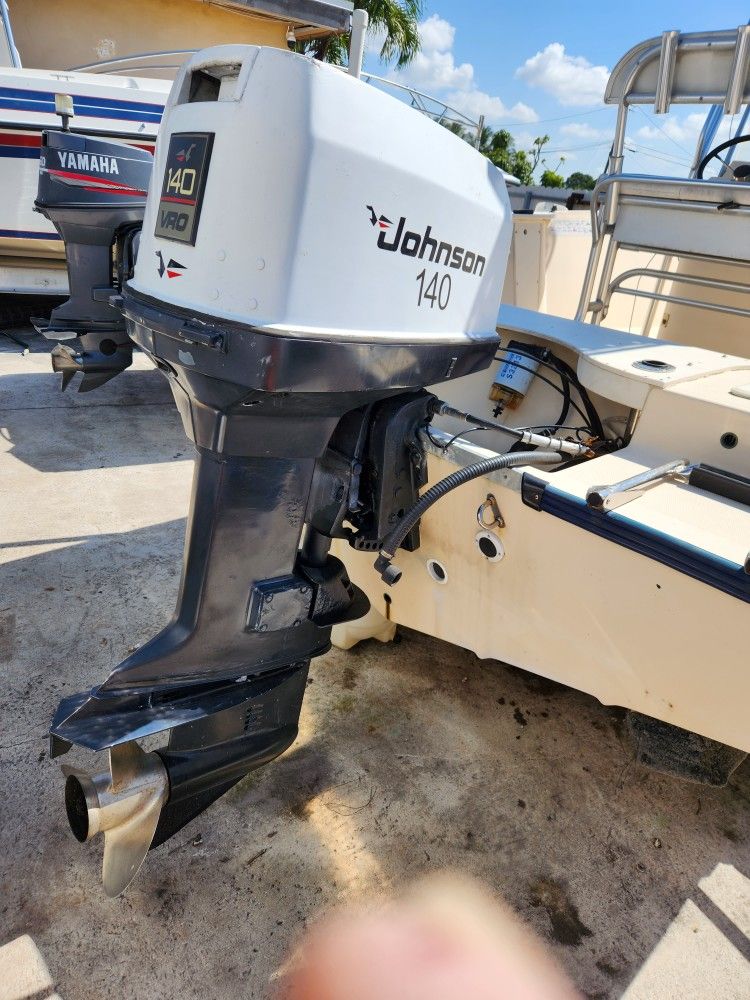 Johnson, Evirude Outboard Motor 140 for Sale in Hialeah, FL - OfferUp