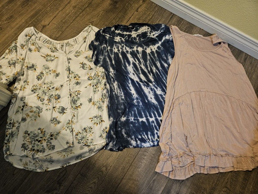 13 Pieces Of Women's Size Medium Clothes for Sale in Vancouver, WA ...