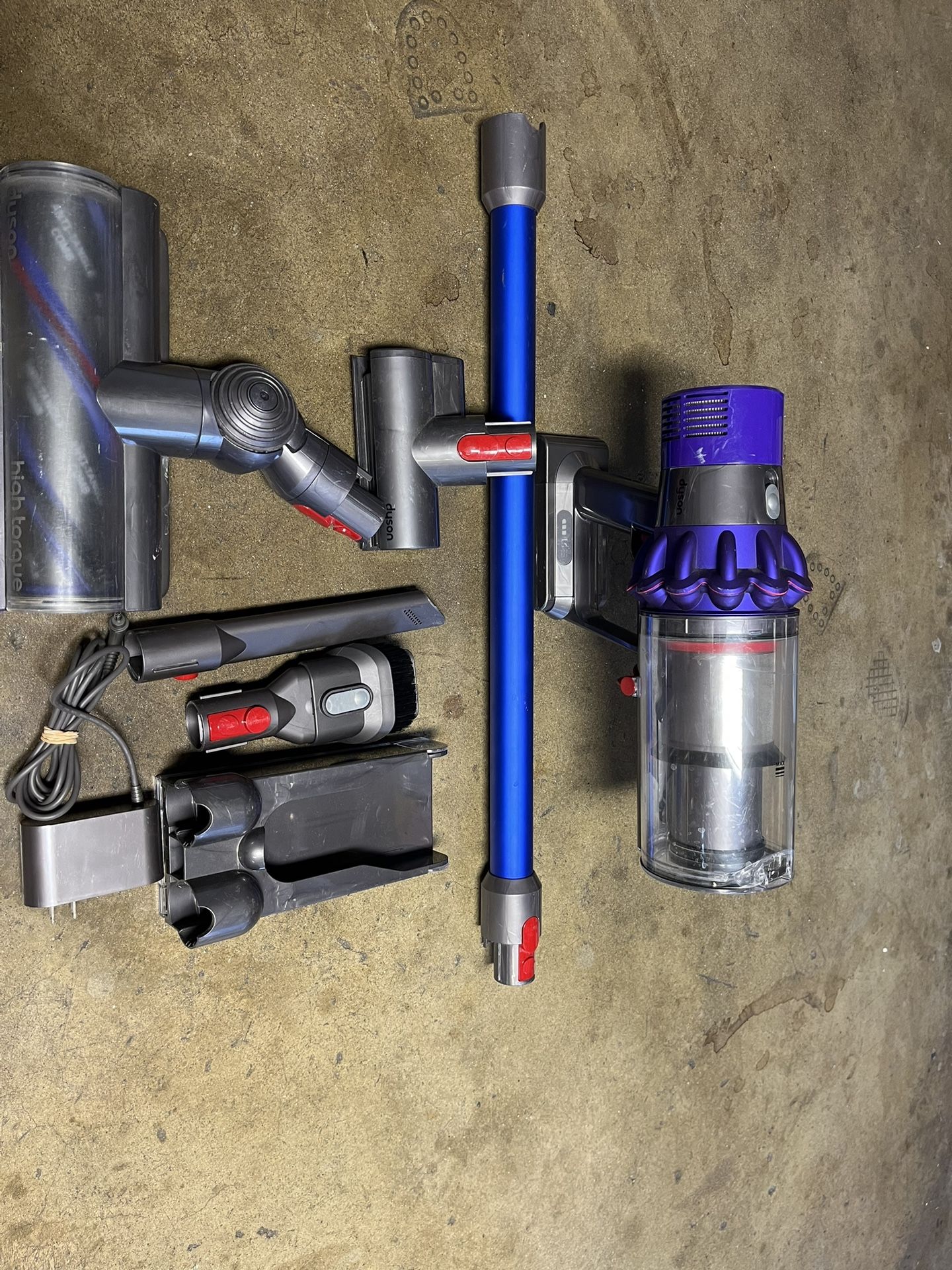 Dyson SV12 V10 Cordless Stick Vacuum for Sale in Buena Park, CA - OfferUp