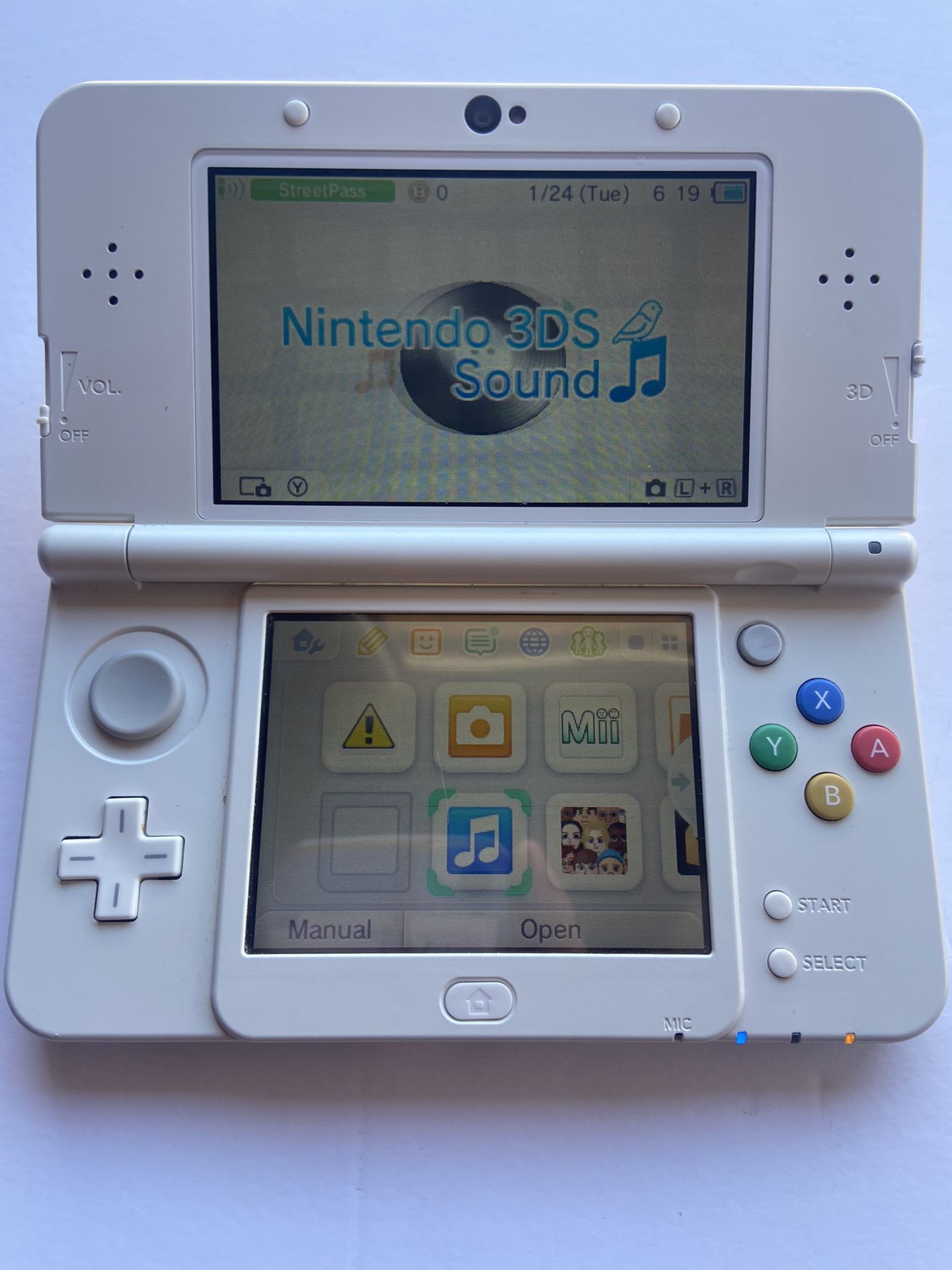Nintendo New 3DS Super Mario Edition White OEM (read) for Sale in Los ...